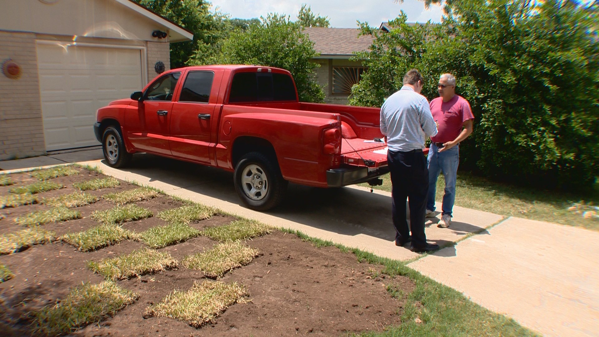 More Potential Victims Say S A Man Posed As Real Estate Agent Took
